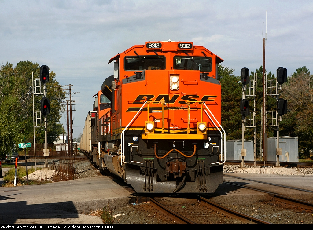 BNSF 9312 leads a loaded coal train east